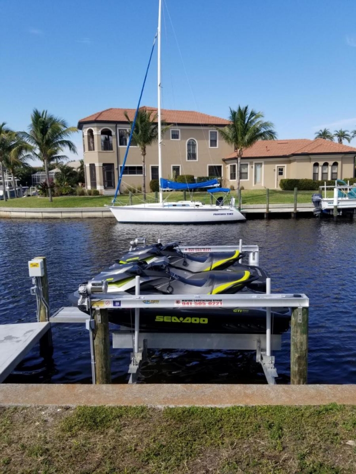 GOLDEN BOAT LIFTS PWC LIFT - SWIVEL SEAWALL MOUNT JS1500R - Lifturi ...